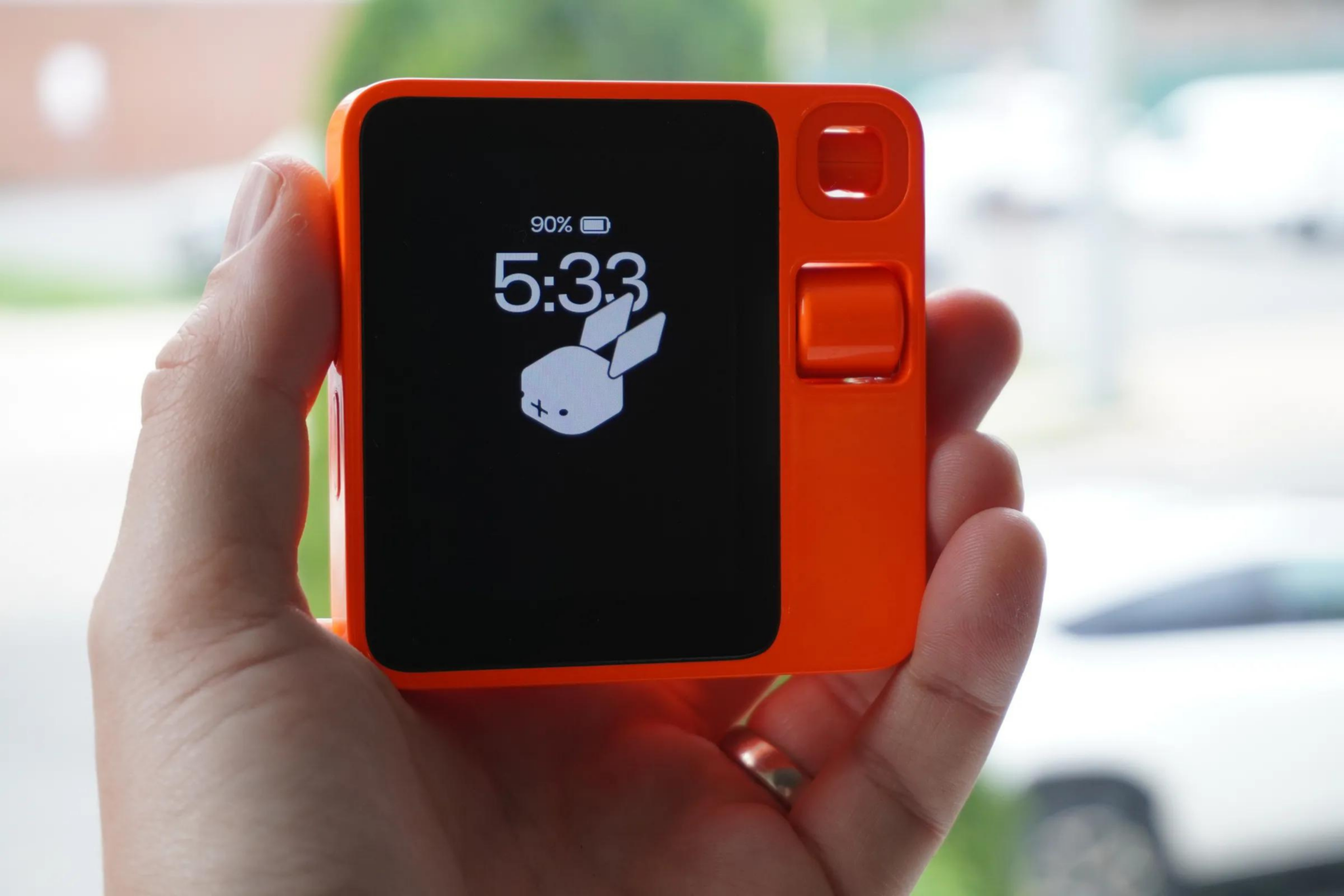 Rabbit R1: todo lo que necesitas saber sobre el dispositivo con IA más ...